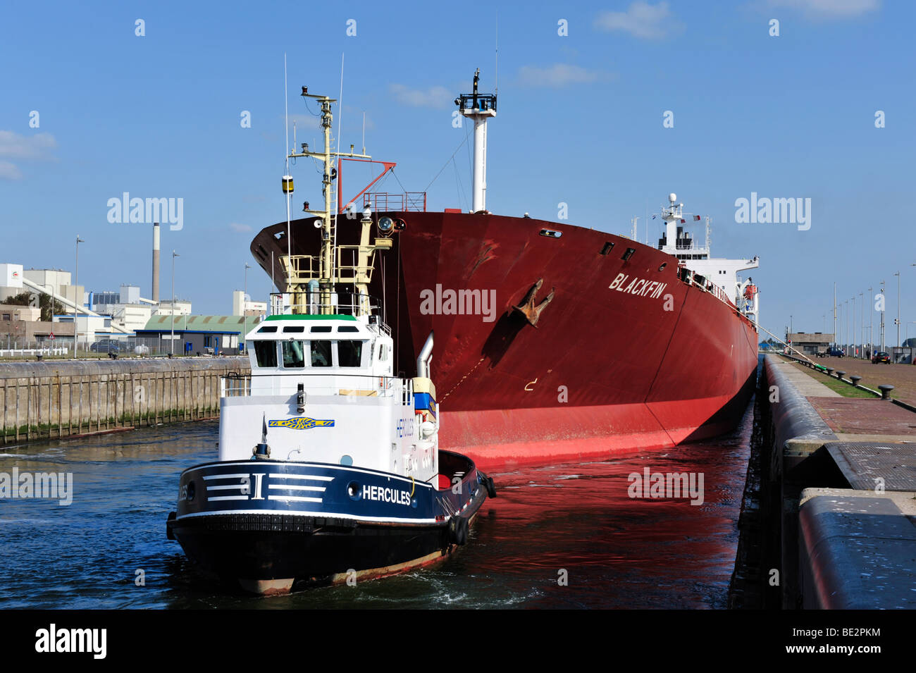 Tug tugboat ship bulk cargo carrier hi-res stock photography and images ...