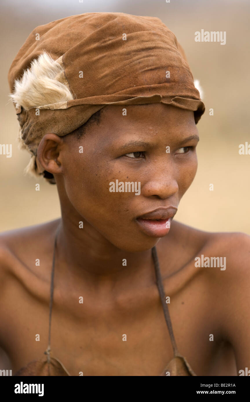 Bushman girl hi-res stock photography and images - Alamy