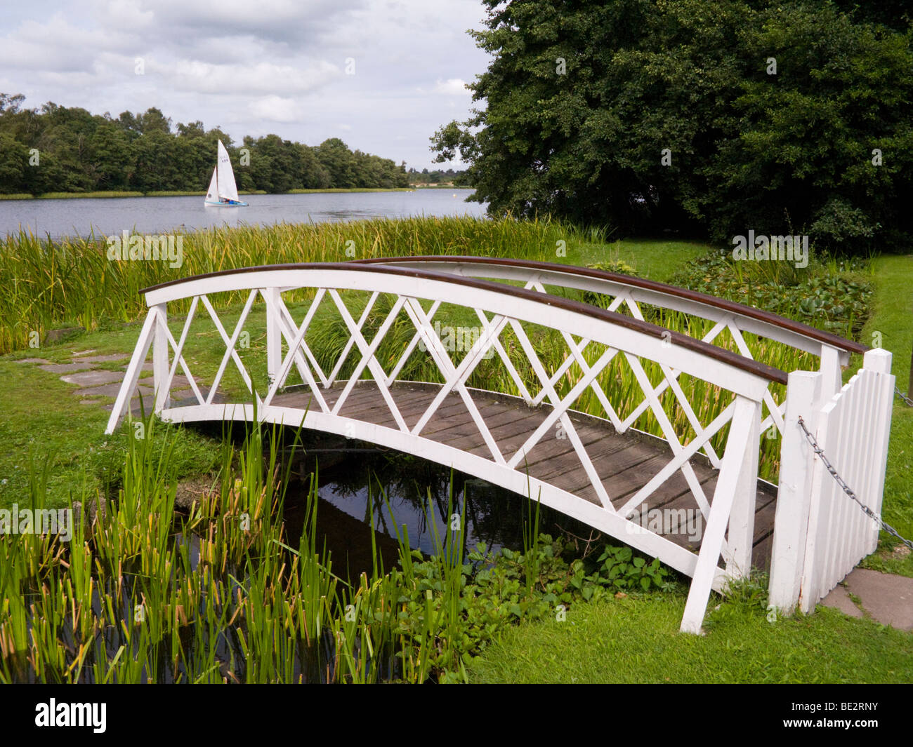 Ornamental lake bridge hi-res stock photography and images - Alamy
