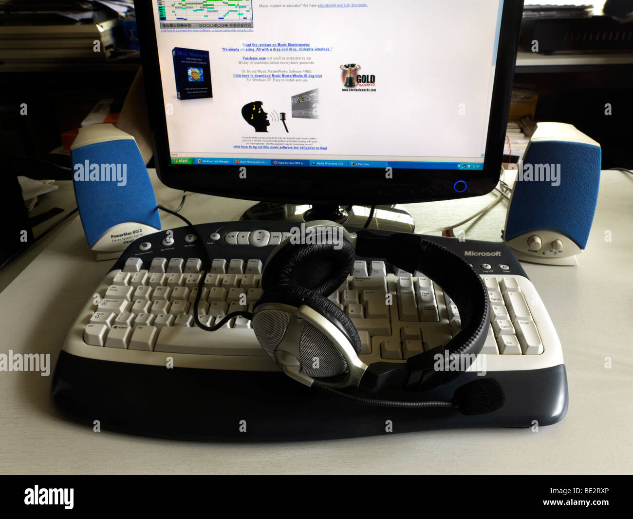 Computer speakers hi-res stock photography and images - Alamy