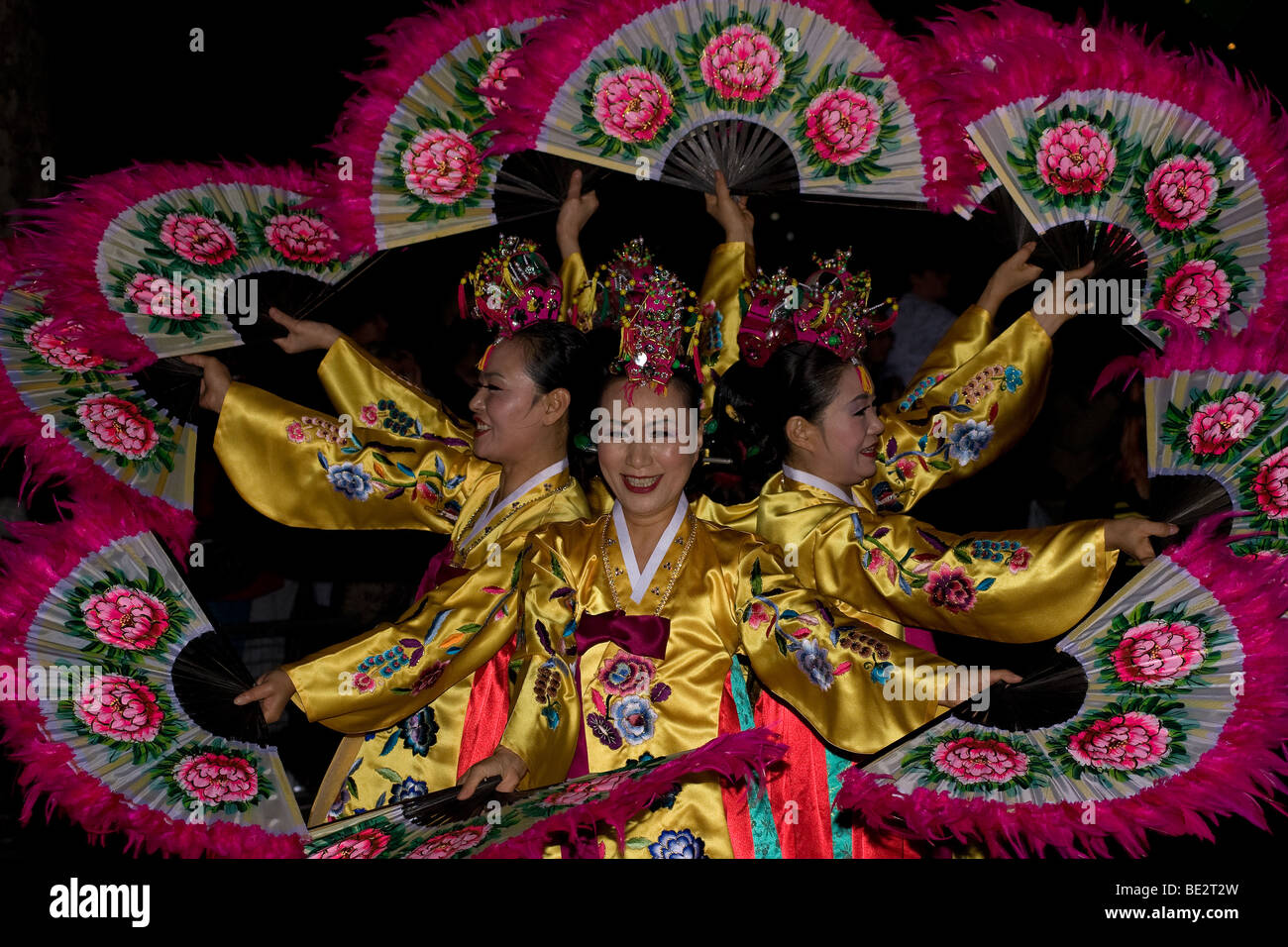 chinese women female traditional fan dance parade procession carnival ...