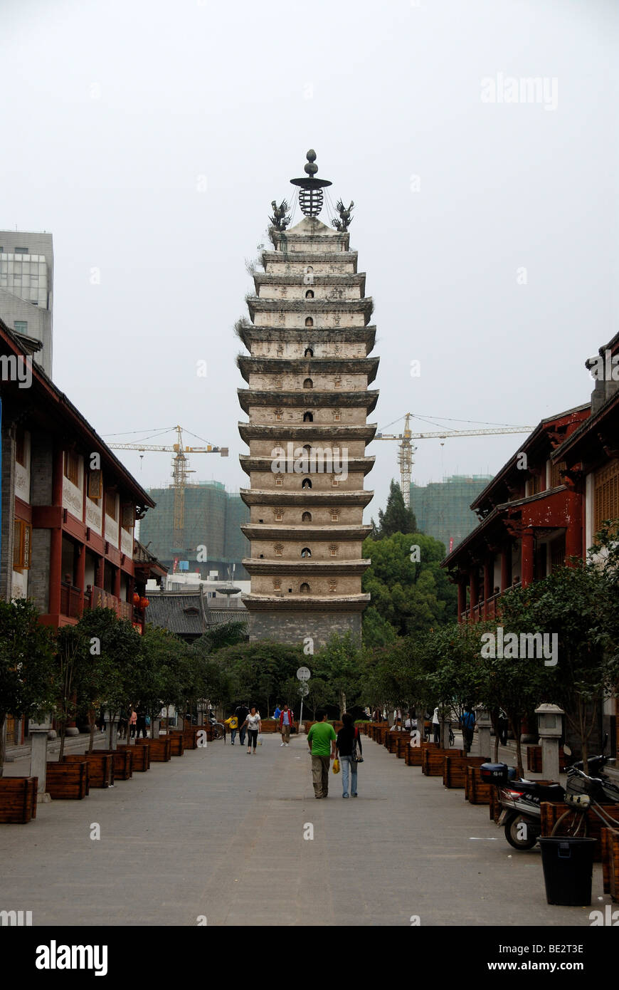 City buddhist hi-res stock photography and images - Alamy