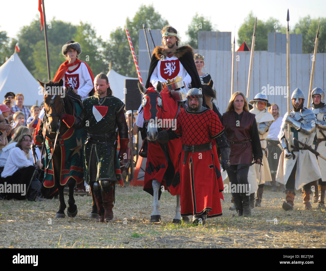 Entry of the knights, Jedenspeigen and Duernkrut knights festival ...