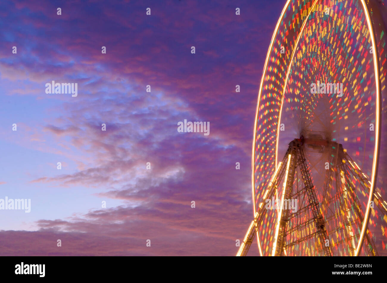 Big wheel from below hi-res stock photography and images - Alamy