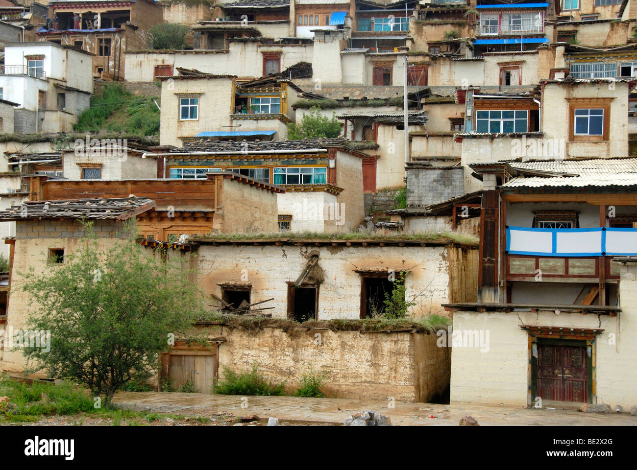 Tibetan buddhist monastery hi-res stock photography and images - Alamy
