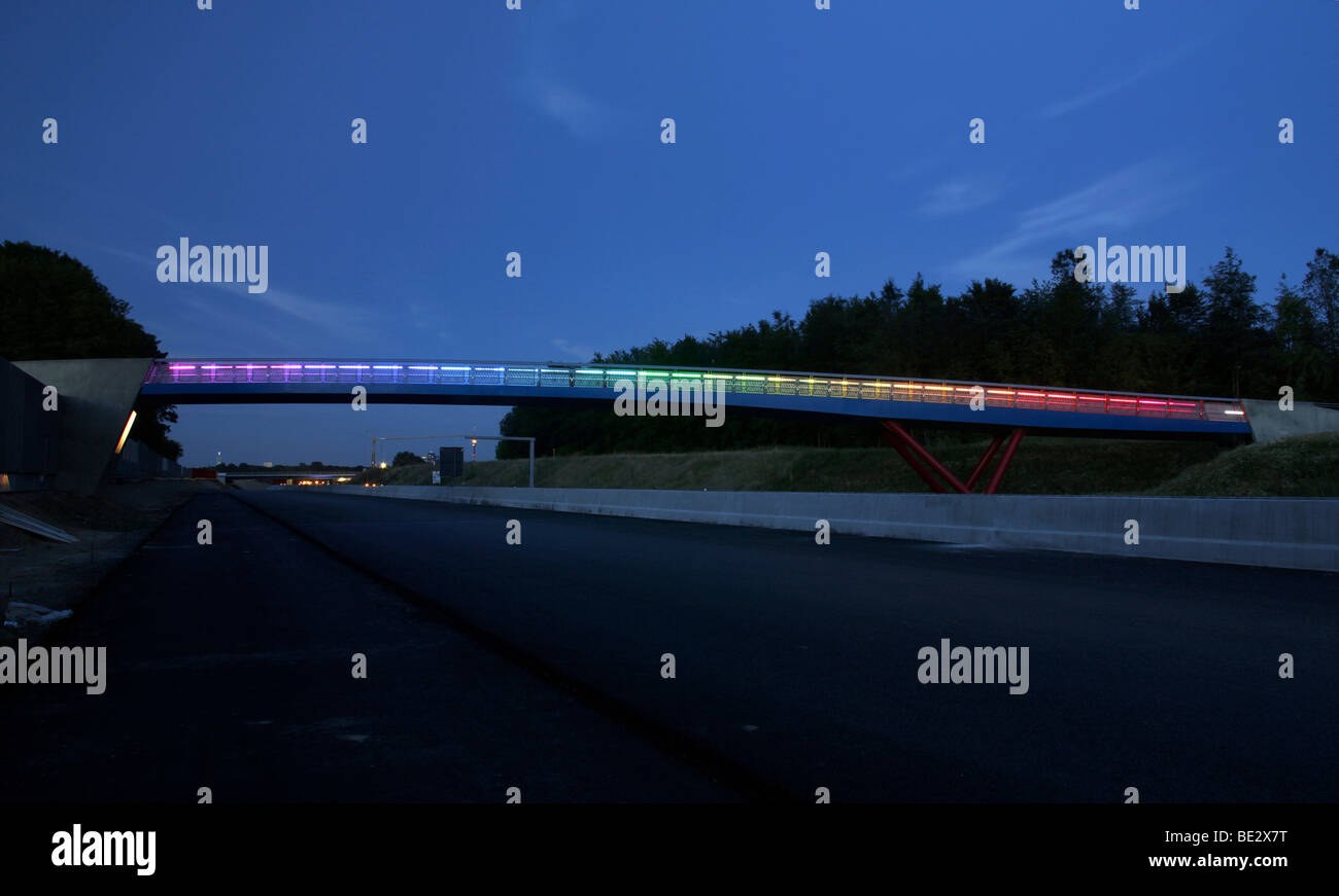 Pedestrian bridge over highway hi-res stock photography and images - Alamy