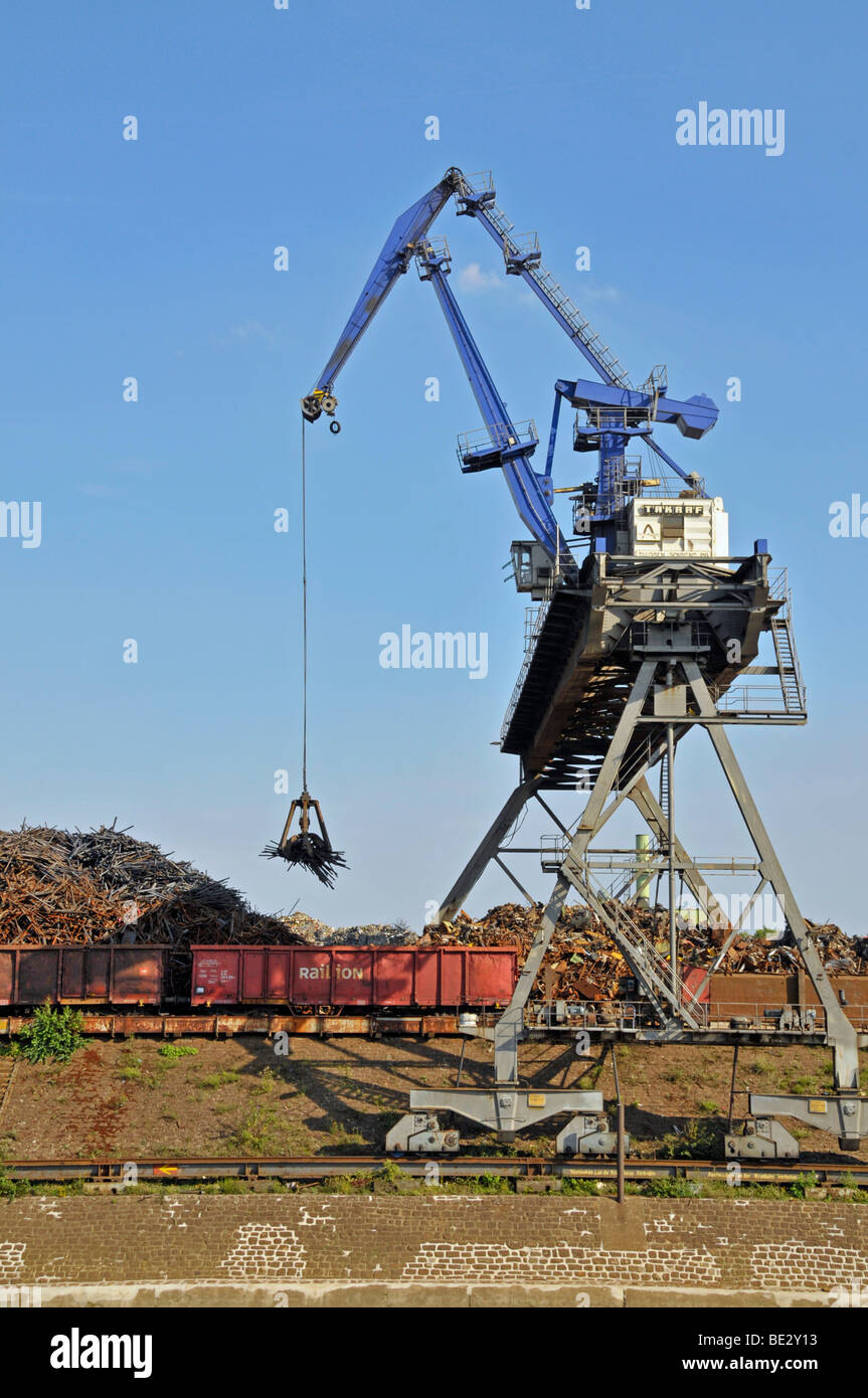 Overhead crane unloading scrap metal, scrap island, DuisPort inland ...