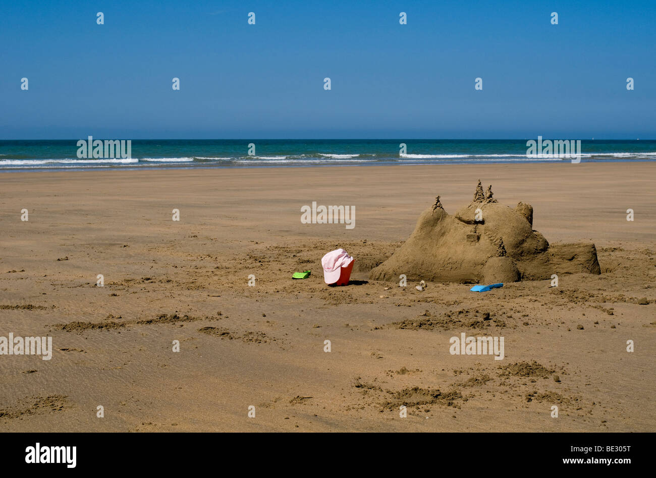 Quiet time on the beach hi-res stock photography and images - Alamy
