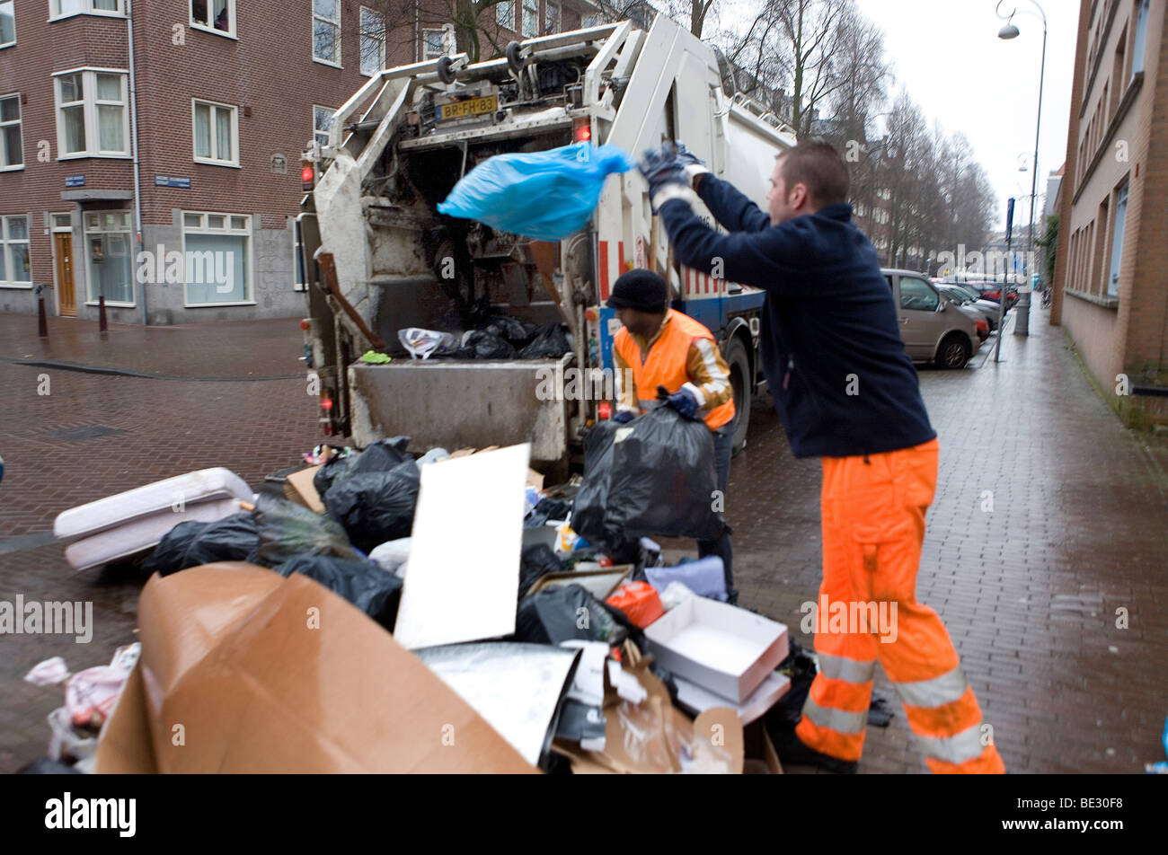 Municipal waste collection centre hi-res stock photography and images ...