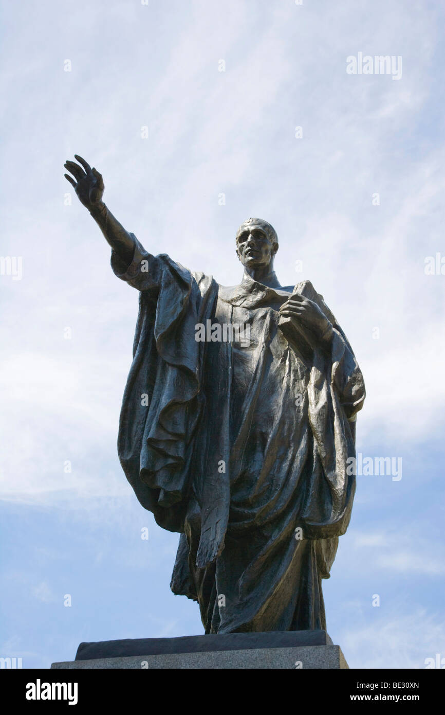 Saint Anselmo Statue, Rue Xavier de Maistre, Aosta, Aosta Valley, Valle ...