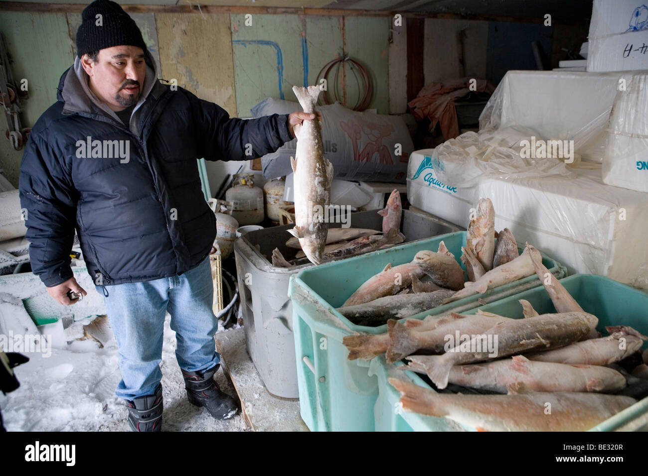 Inuit fishing canada hi-res stock photography and images - Alamy