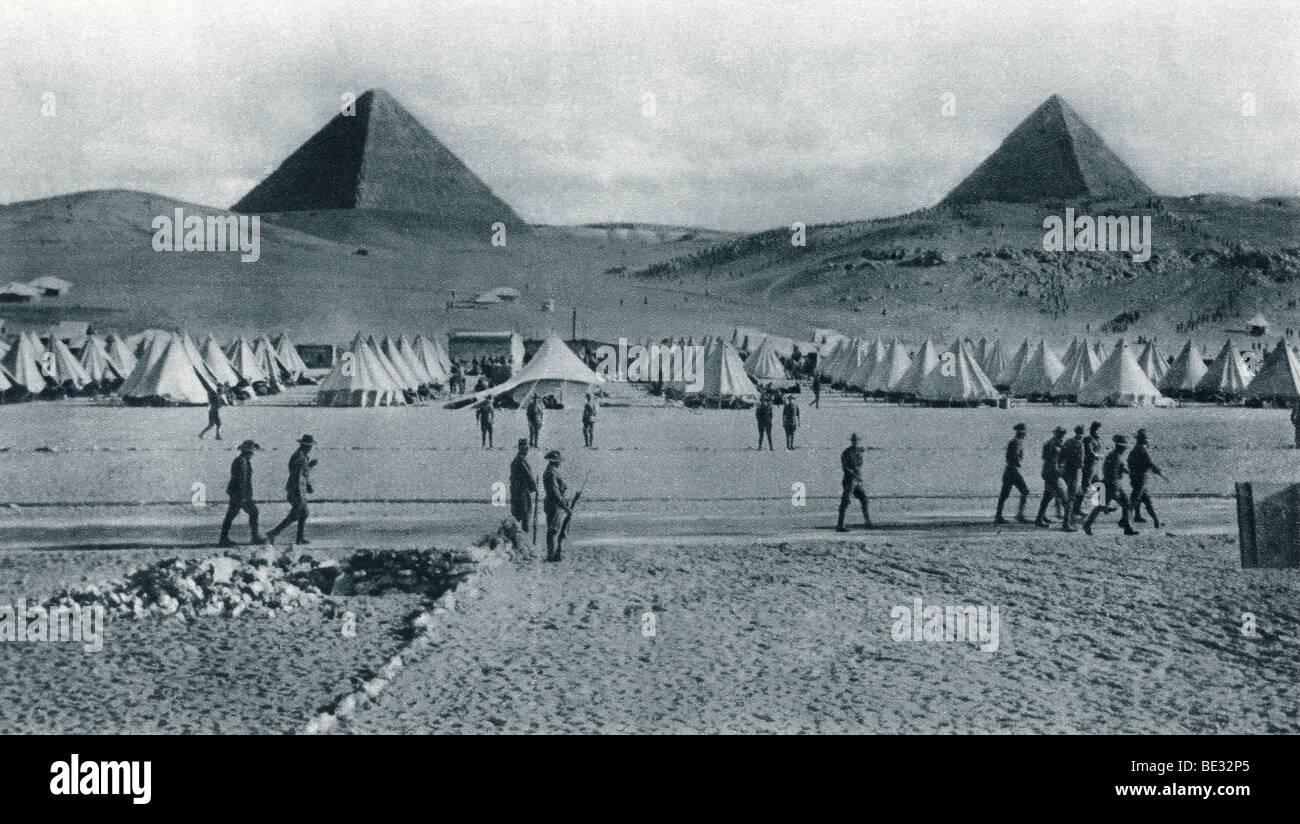 Australian troops camped in front of the pyramids in Egypt during World ...