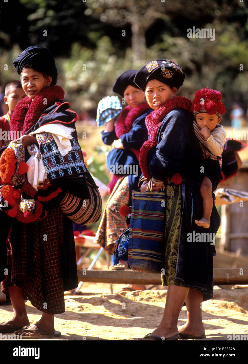 2752. Women & children of the Yeo or Mien Hill Tribe, Northern Thailand ...