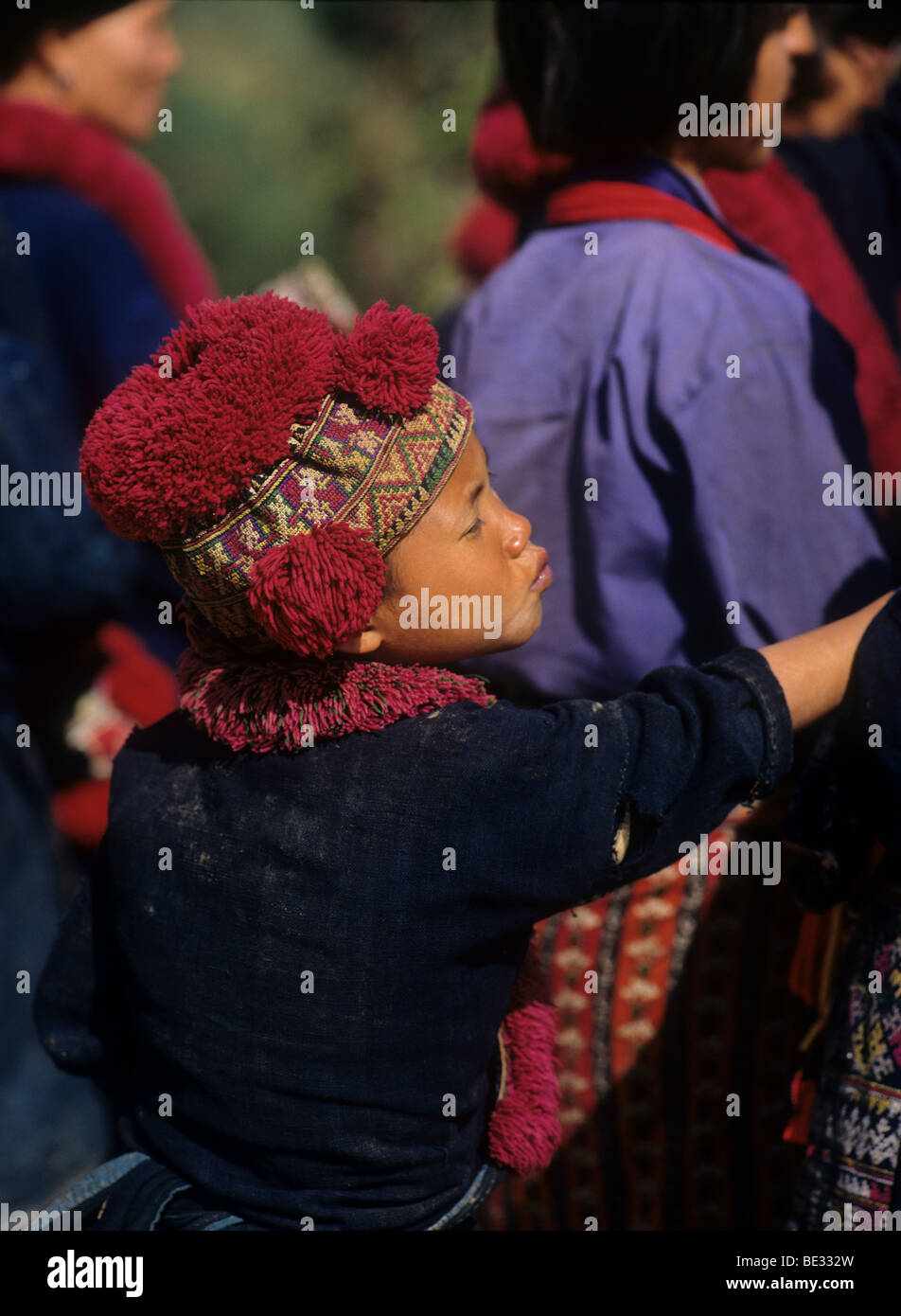 Mien tribe hi-res stock photography and images - Alamy
