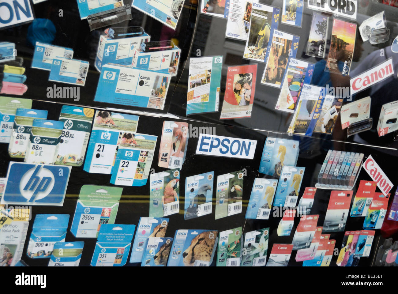 Computer printer hi-res stock photography and images - Alamy