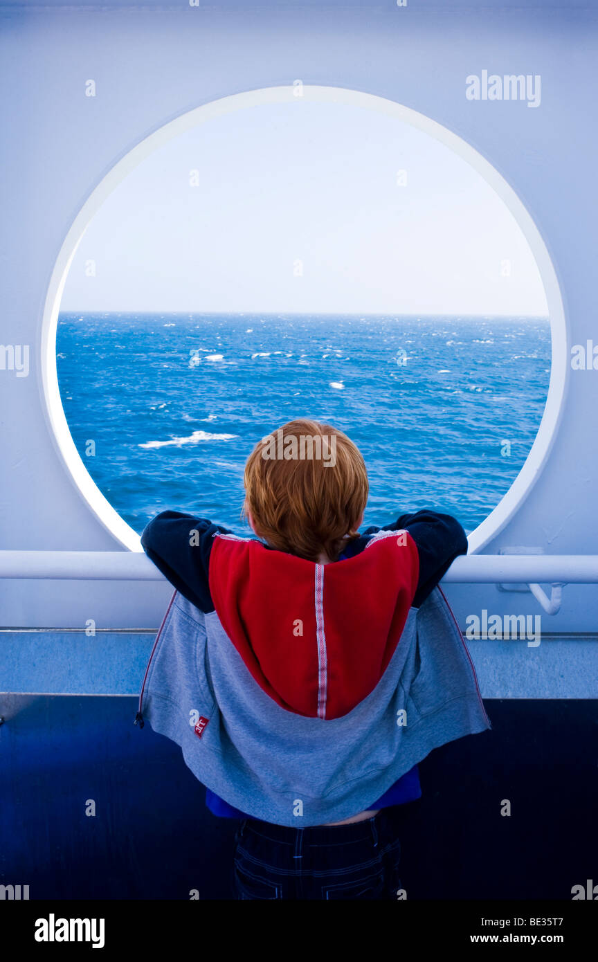 Port hole window hi-res stock photography and images - Alamy