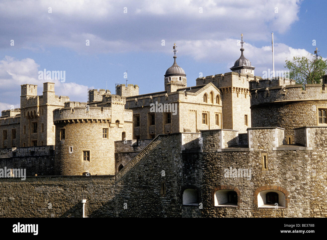 English barracks castle hi-res stock photography and images - Alamy