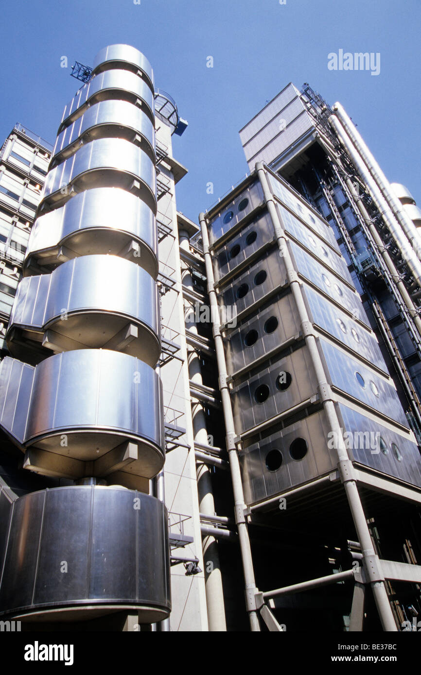 Lloyd's Building, insurance, Lloyd's of London, futuristic tower ...