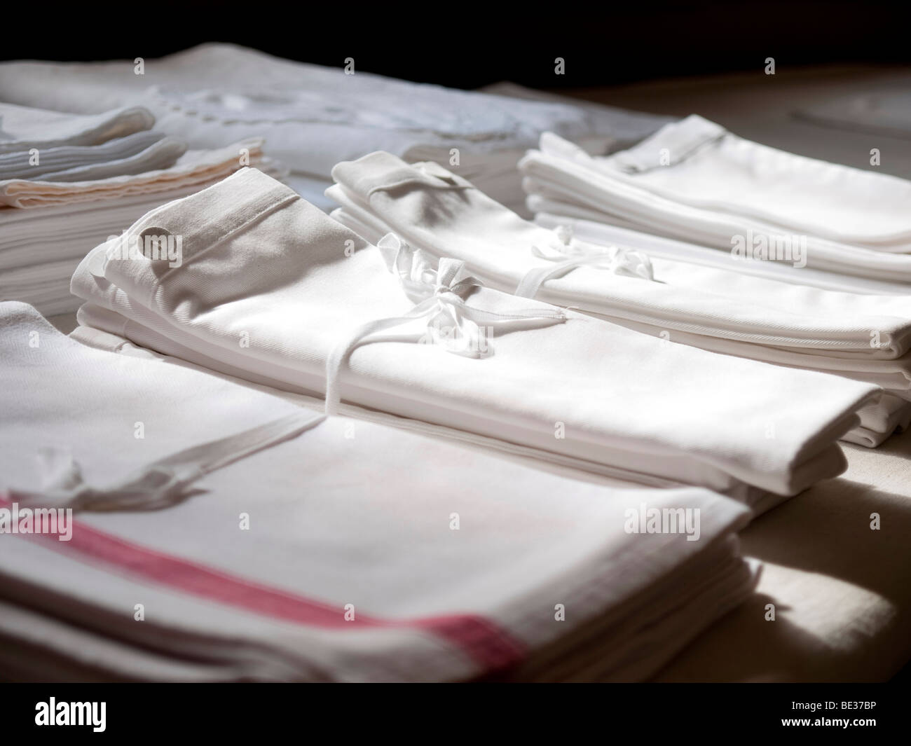 Victorian linen hi-res stock photography and images - Alamy