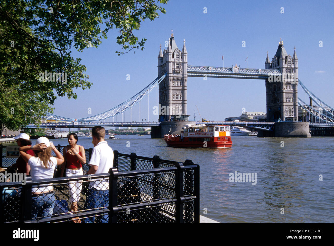 Tower Bridge, neo-Gothic bridge crossing the River Thames in the east ...