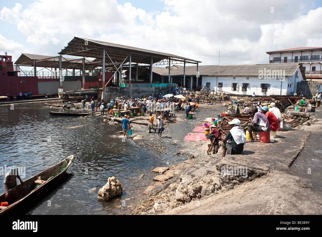 Catch basins hi-res stock photography and images - Alamy