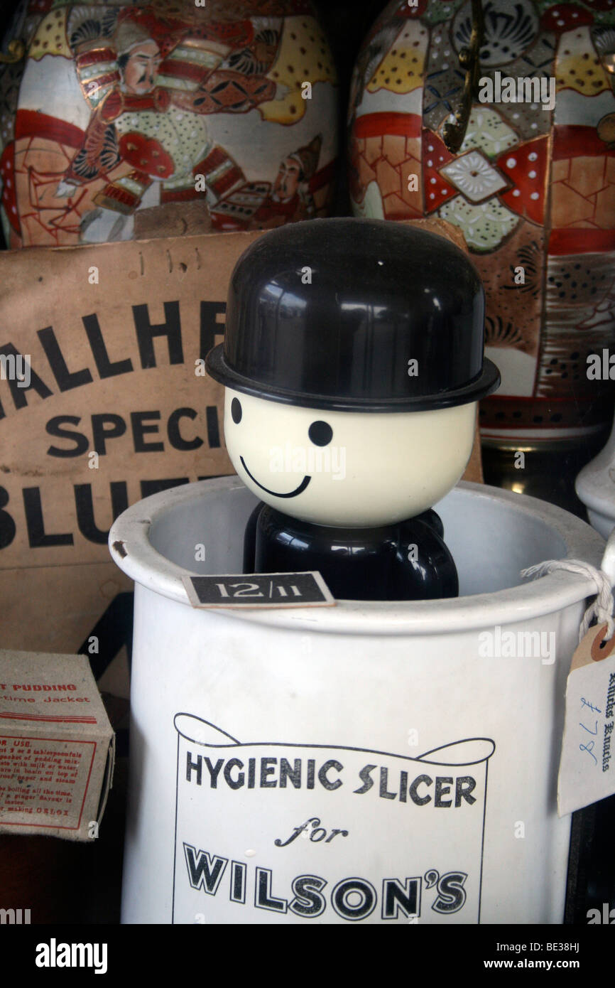 Junk shop hi-res stock photography and images - Alamy