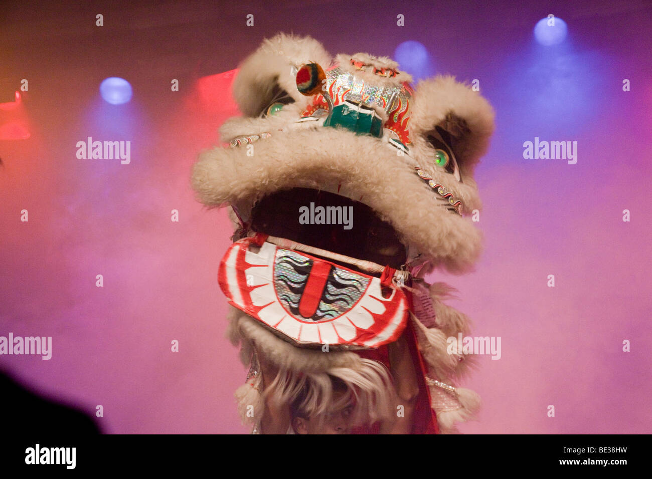 Chinese lion dance head costume hi-res stock photography and images - Alamy