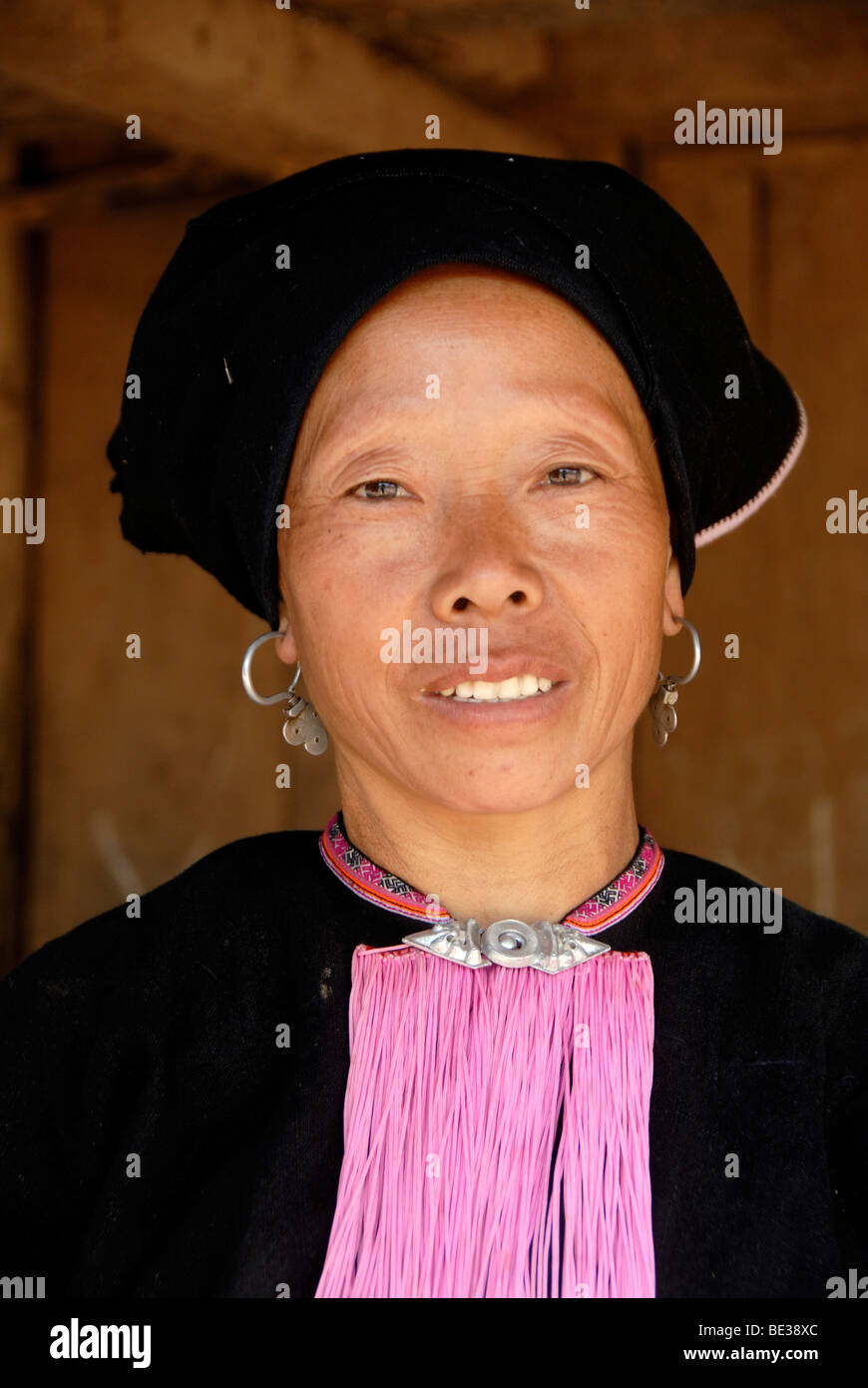 Yao women in traditional costume hi-res stock photography and images ...