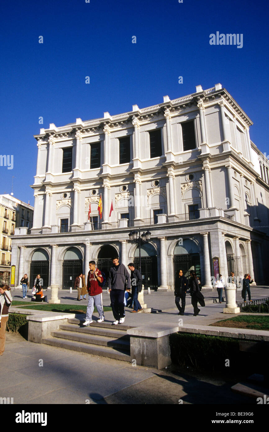 Opern plaza hi-res stock photography and images - Alamy