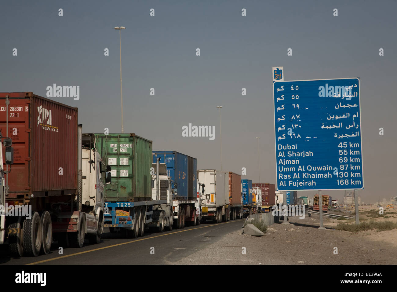 Traffic queue jam along emirates road dubai uae Stock Photo - Alamy