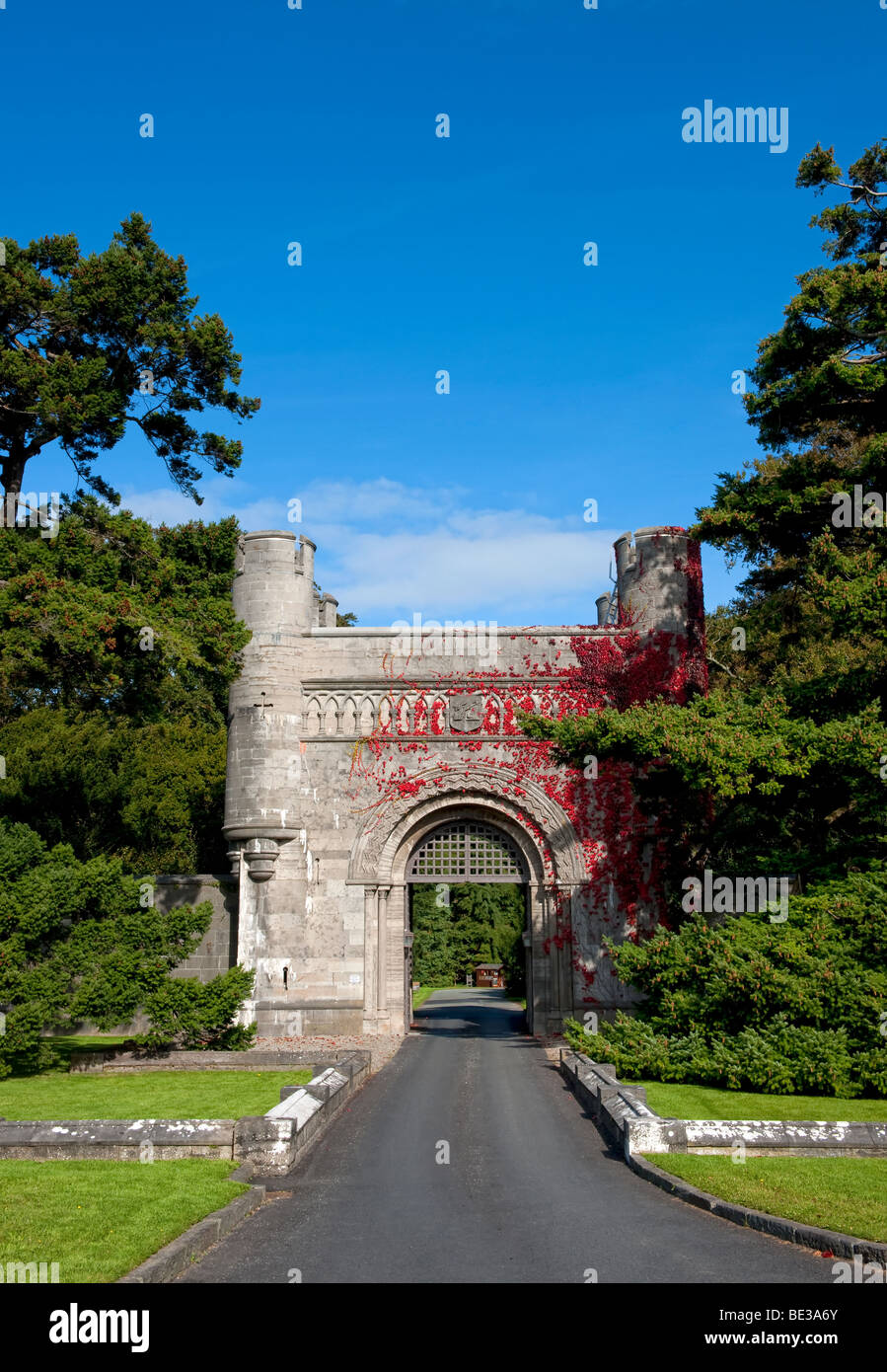 Stately home welsh architecture hi-res stock photography and images - Alamy