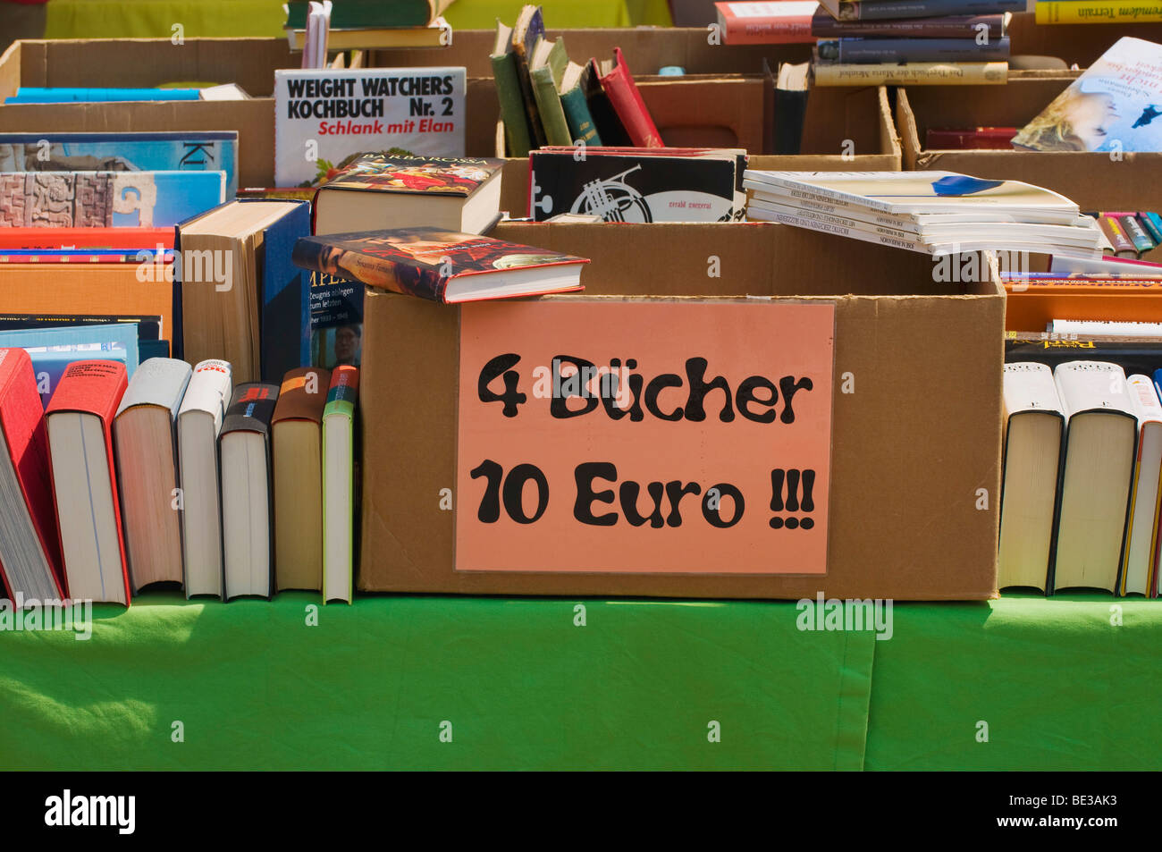 Old books stalls hi-res stock photography and images - Alamy