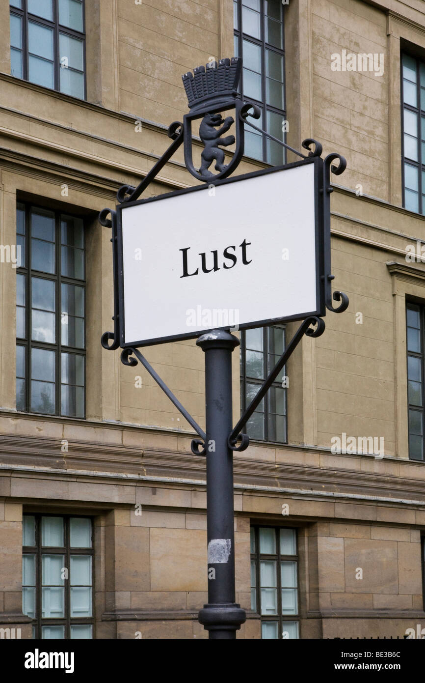 Am lustgarten hi-res stock photography and images - Alamy