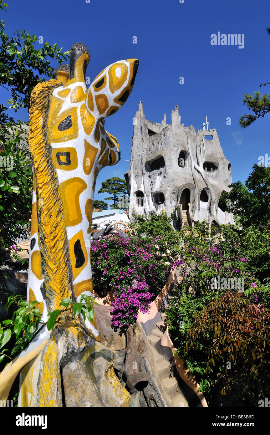 Giraffe statue hi-res stock photography and images - Alamy