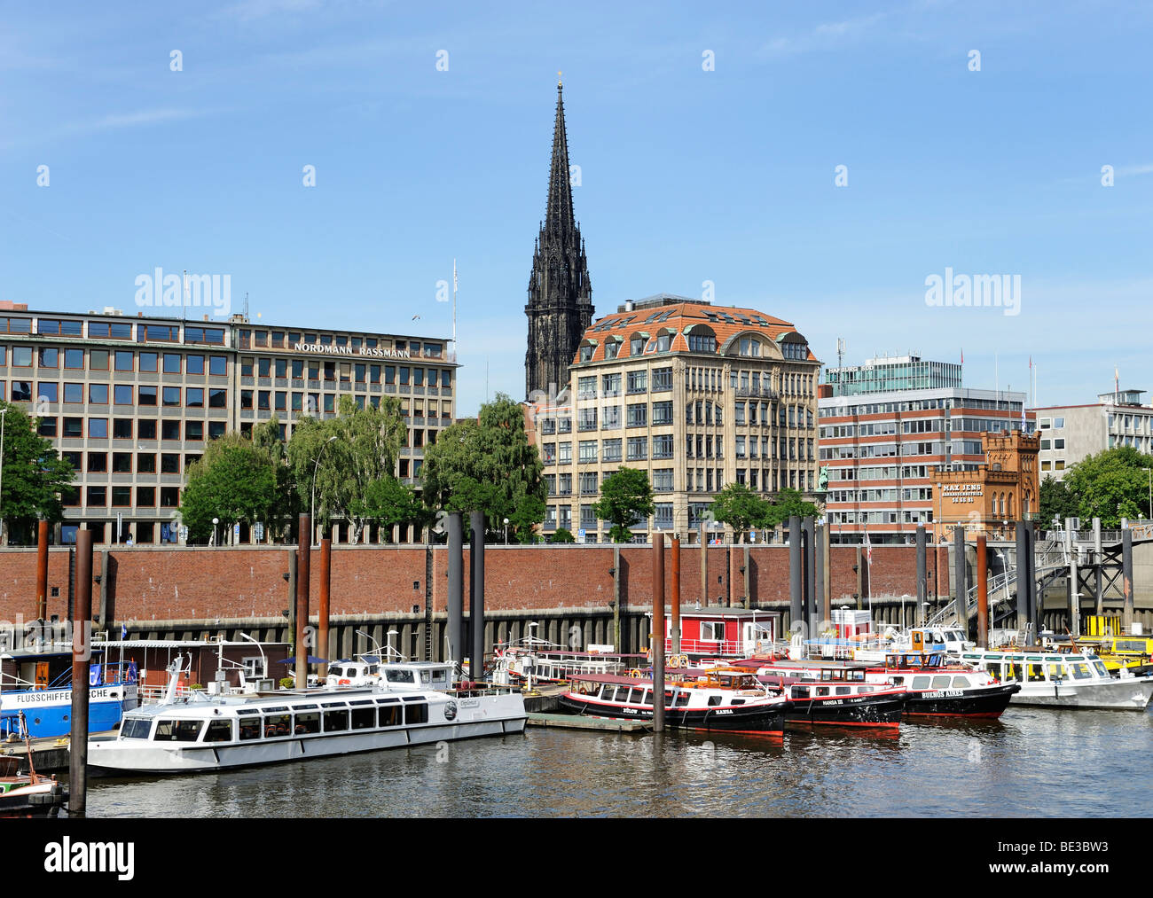 Major city and seaport hi-res stock photography and images - Alamy