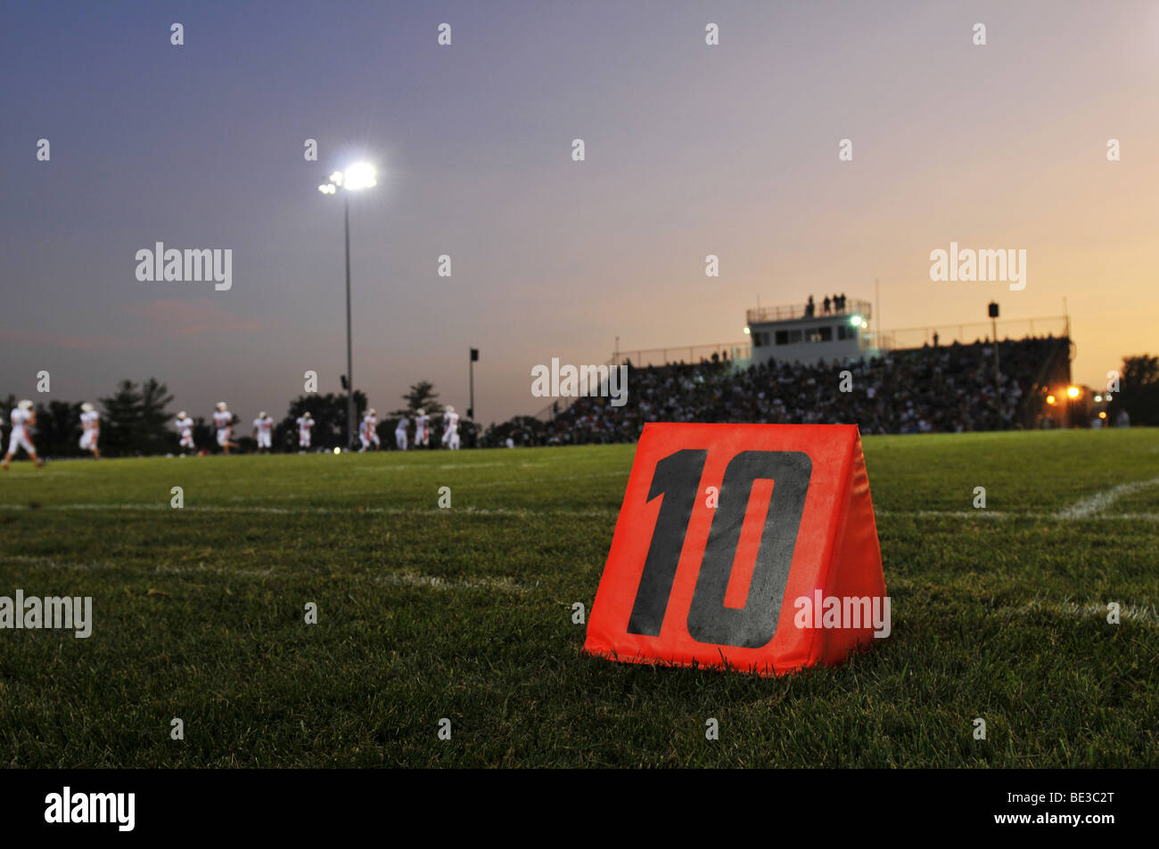 American football field hi-res stock photography and images - Alamy