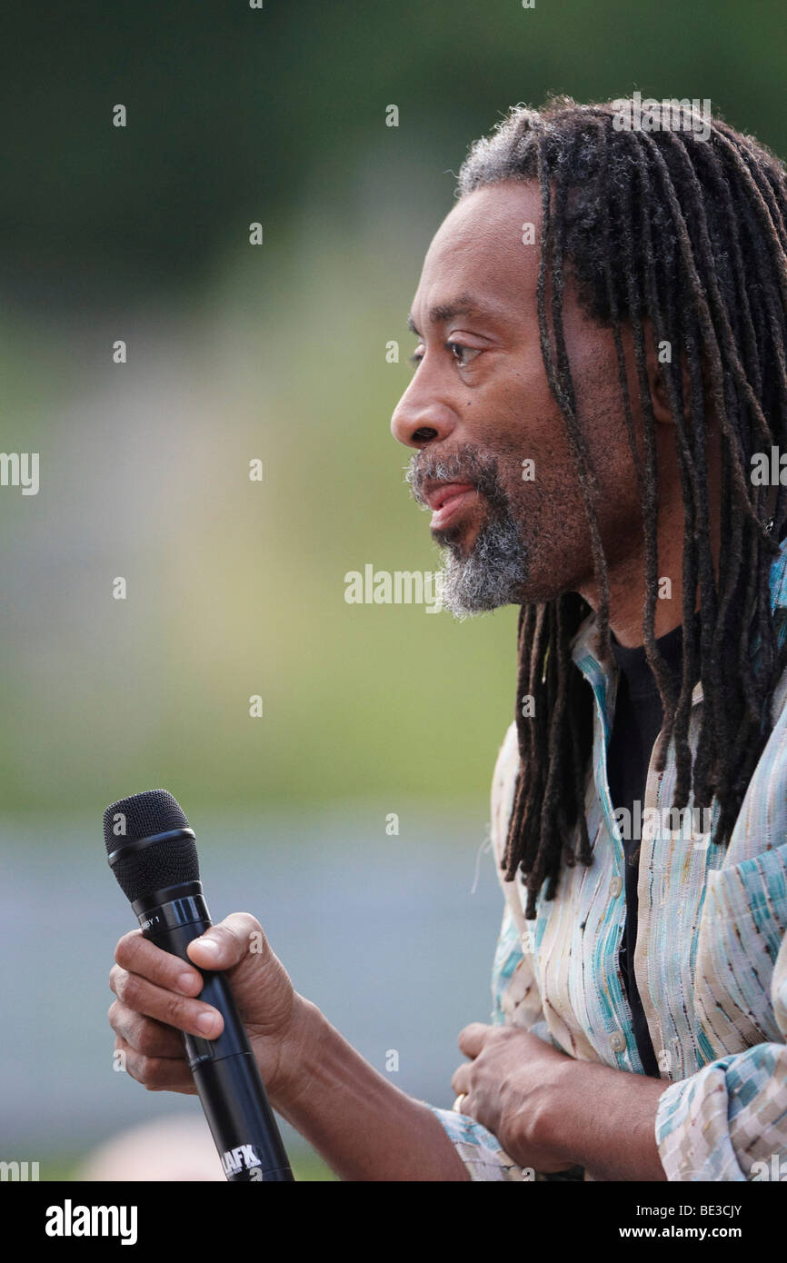 Long haired male singer hi-res stock photography and images - Alamy
