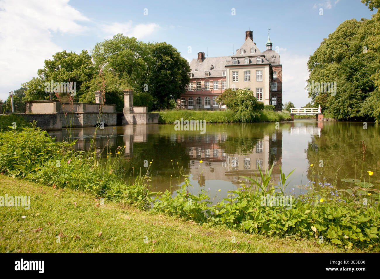 Wasserschloss Itlingen moated castle, Lippe renaissance, Muensterland ...