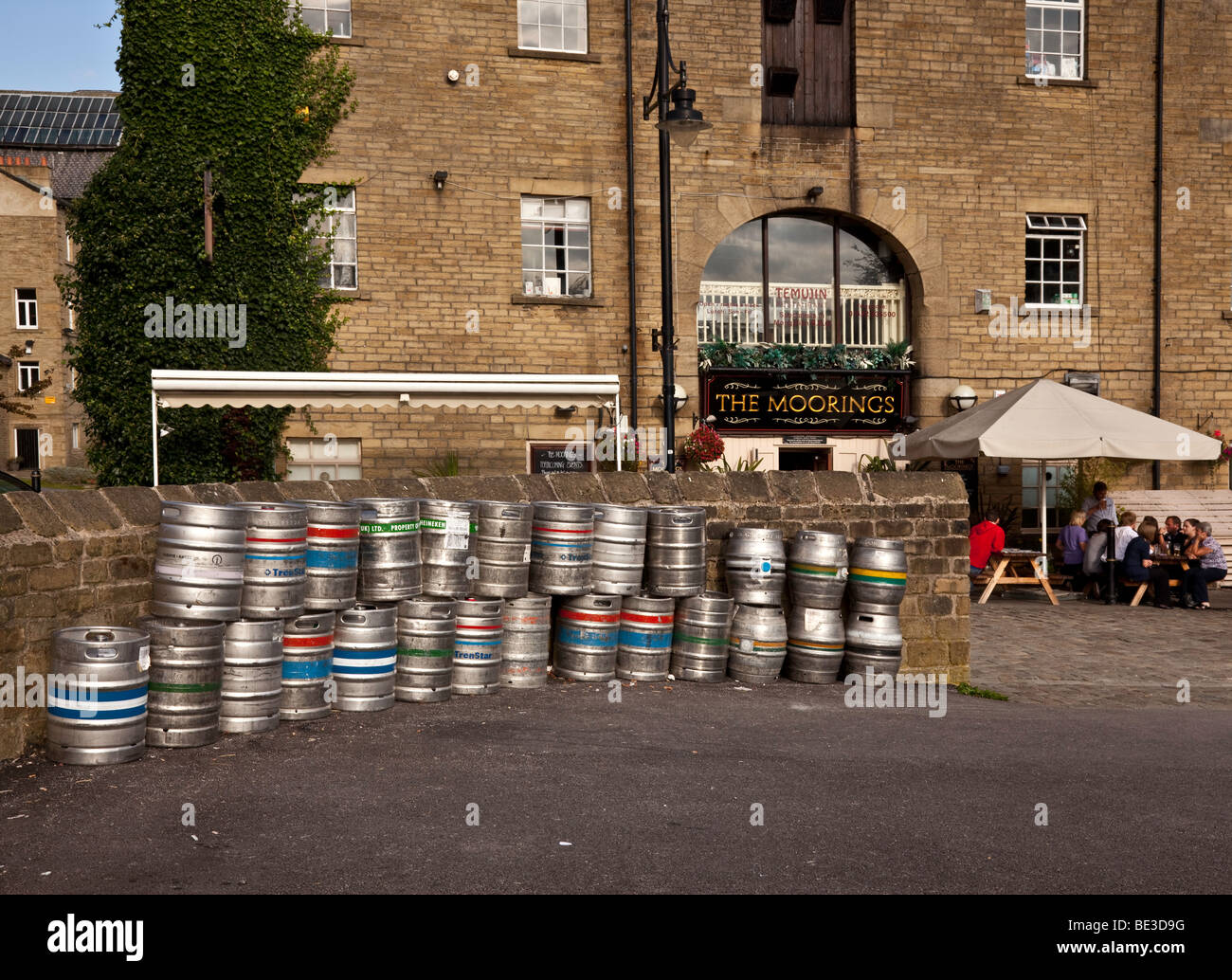 Barrels stacked hi-res stock photography and images - Alamy