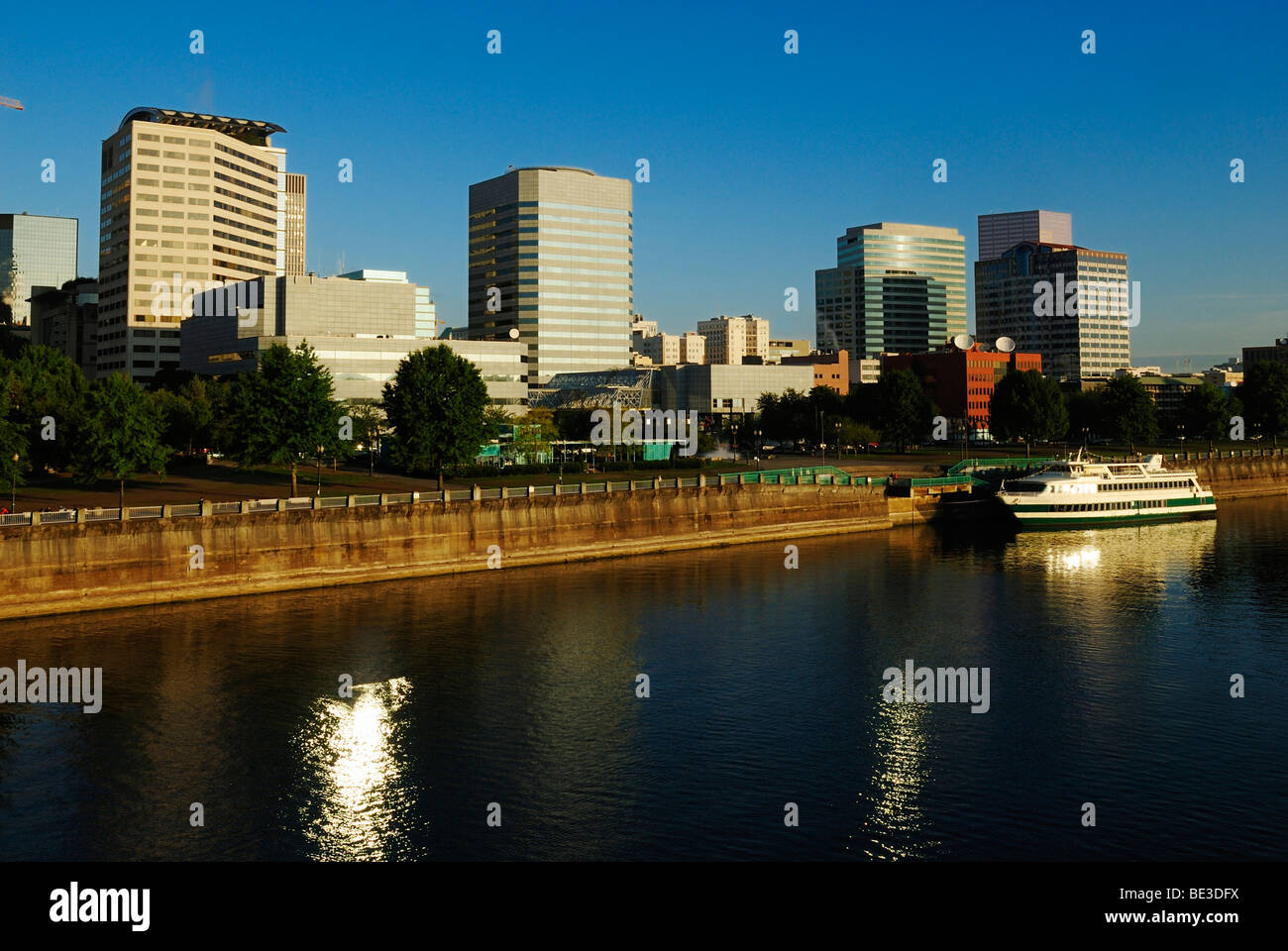 Portland rivers hi-res stock photography and images - Alamy
