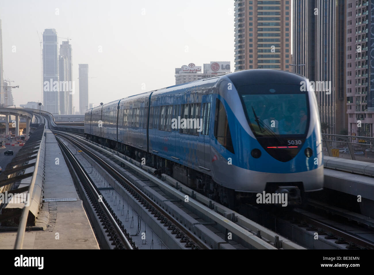 New Dubai Metro railway line track train trains Stock Photo - Alamy