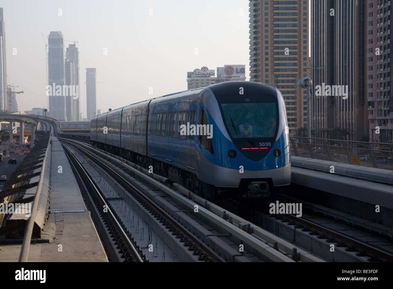 New Dubai Metro railway line track train trains Stock Photo - Alamy