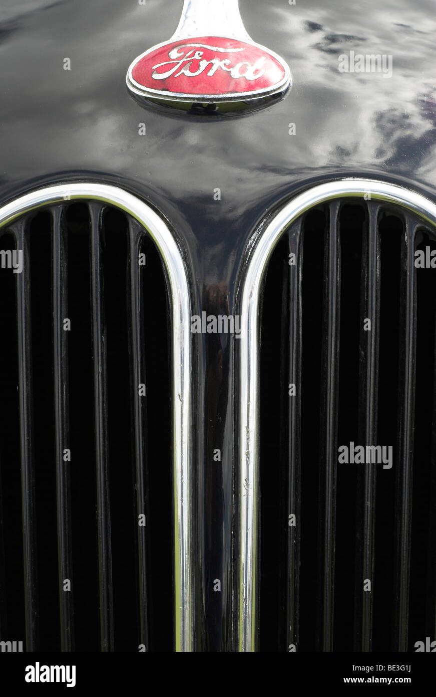 A classic Ford Popular bonnet badge and grill Stock Photo - Alamy