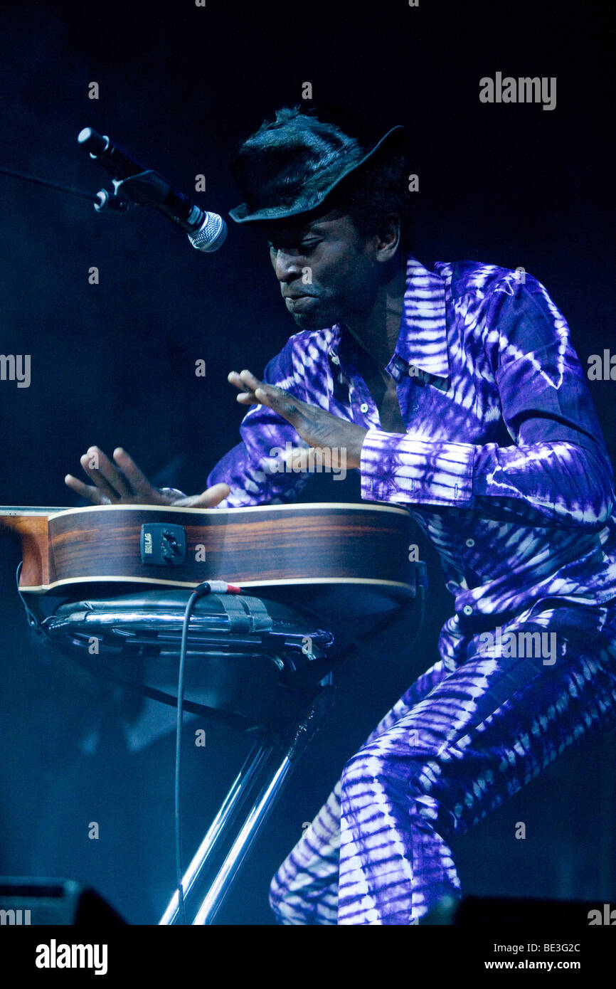 Keziah Jones, Nigerian singer, guitarist and New Yorker by choice, live ...