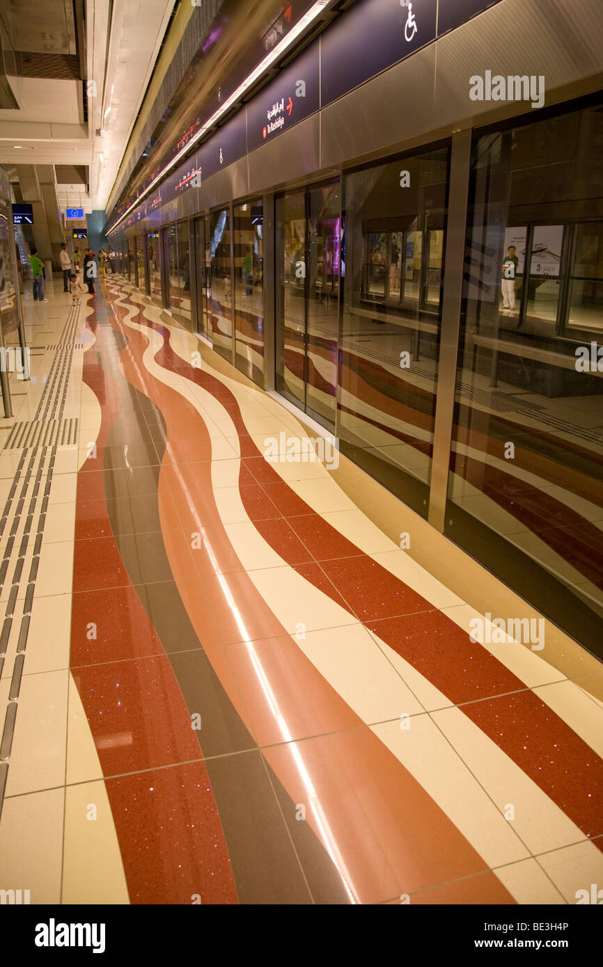 Union metro station dubai hi-res stock photography and images - Alamy