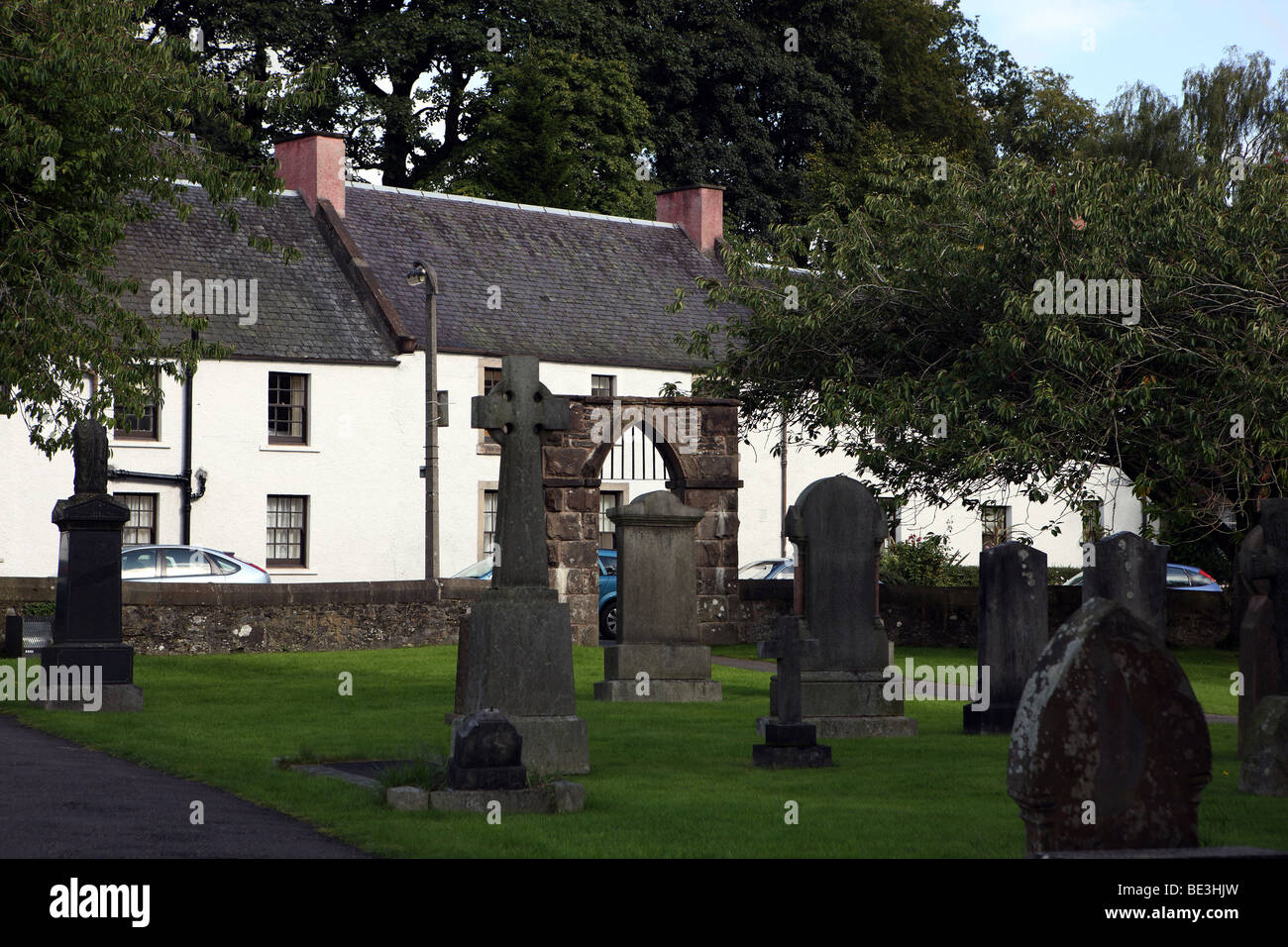 Dunblane cathedral and graveyard hi-res stock photography and images ...