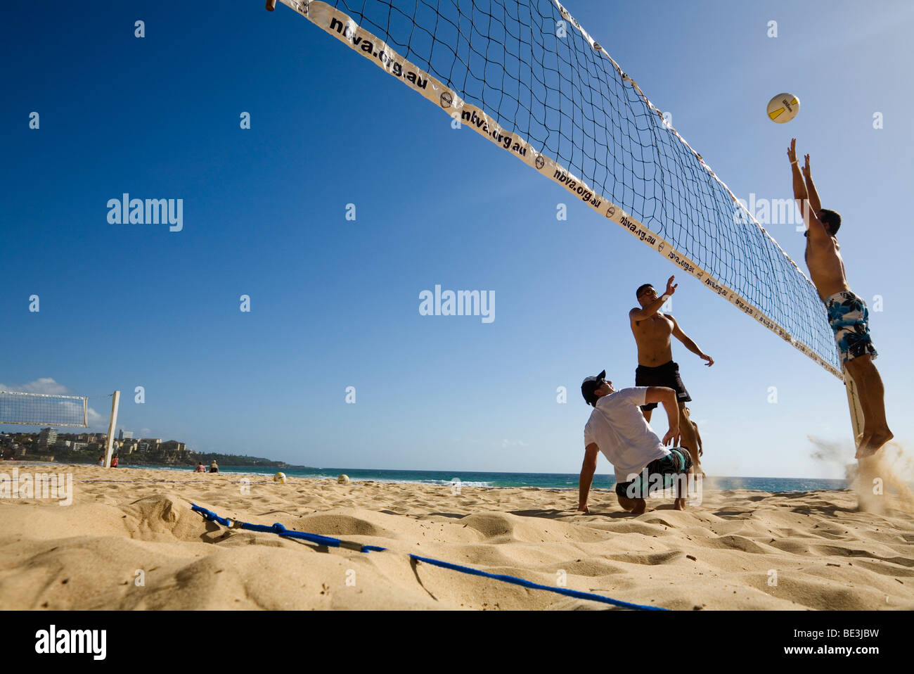 Beach volleyball hi-res stock photography and images - Alamy