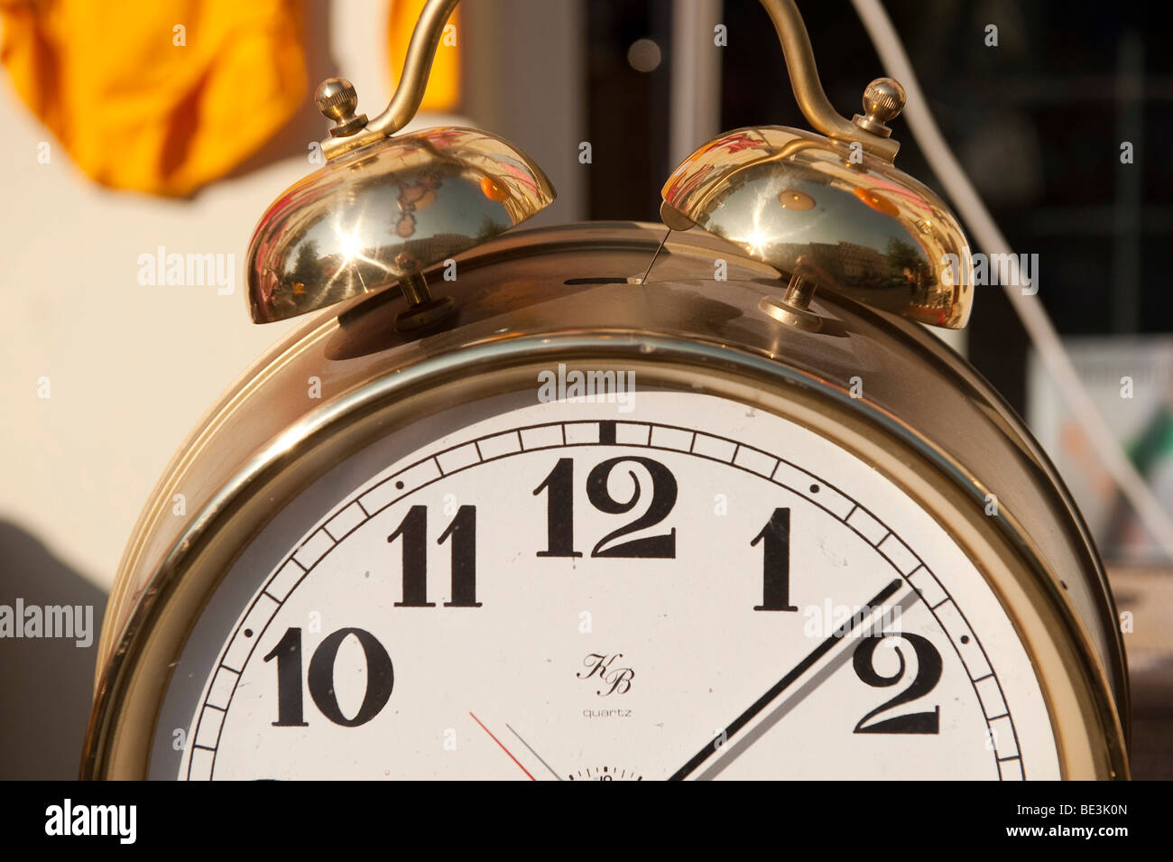 Old fashioned alarm hi-res stock photography and images - Alamy