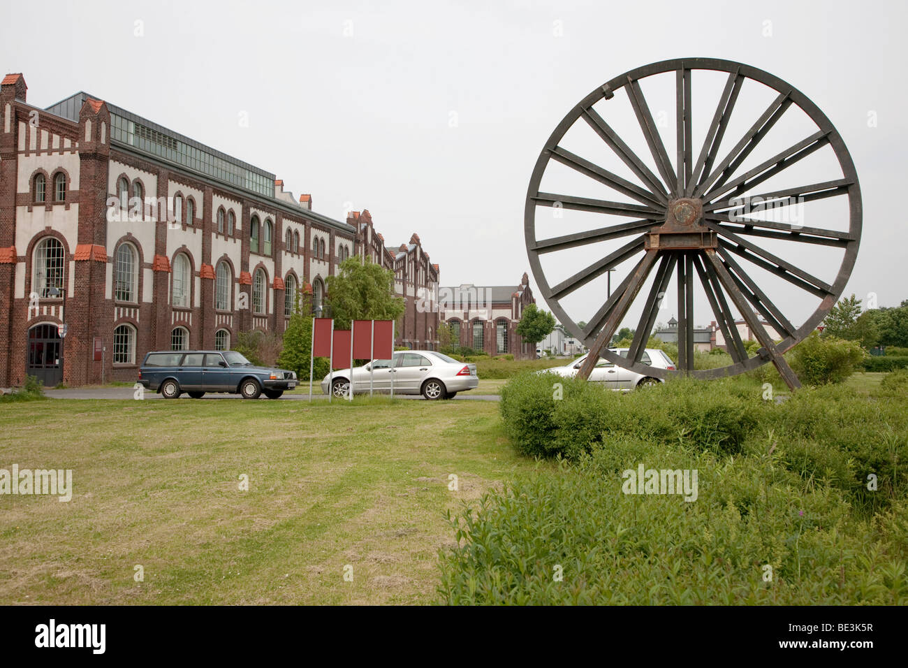 Gewerbepark hi-res stock photography and images - Alamy