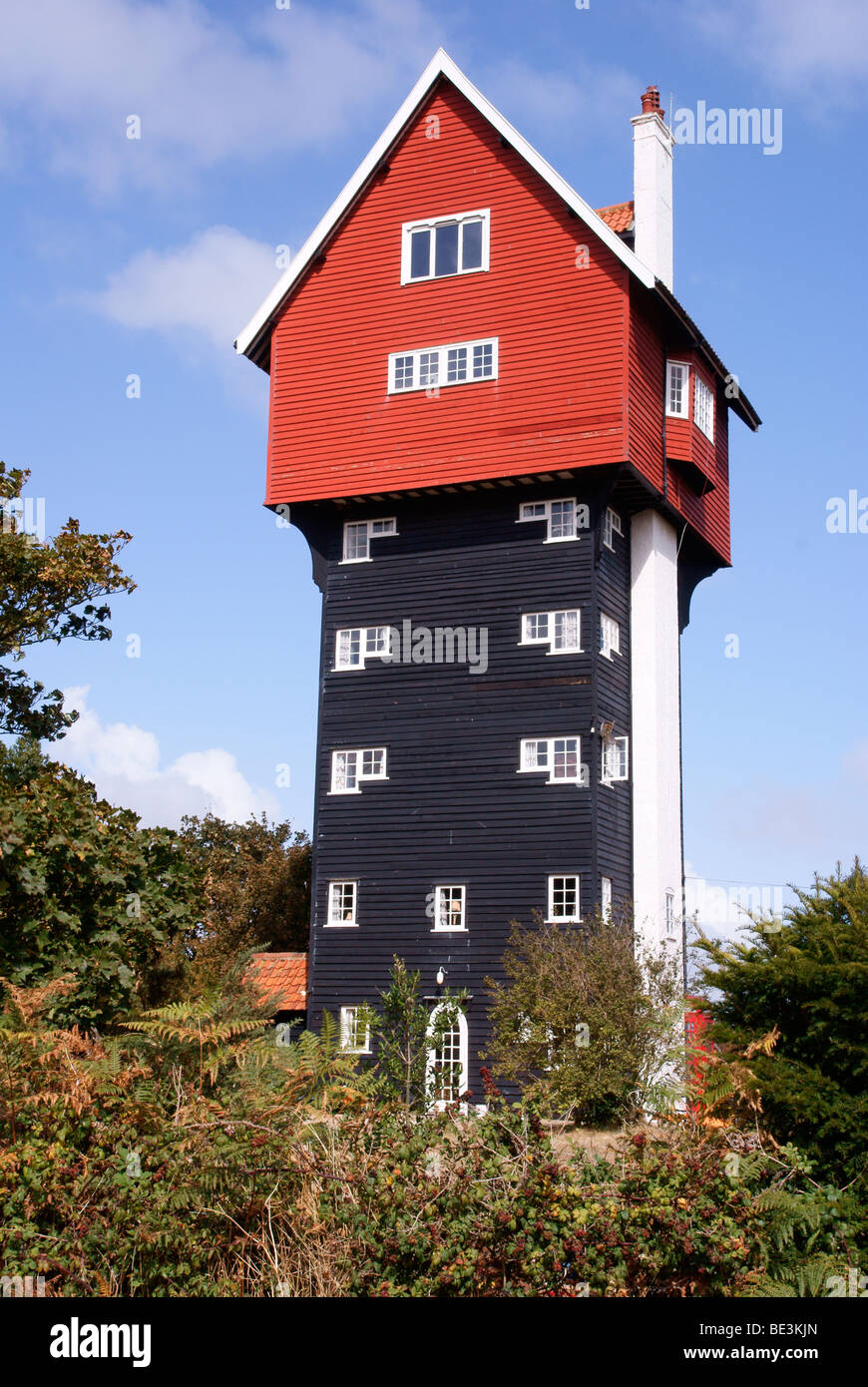 Camouflaged house hi-res stock photography and images - Alamy